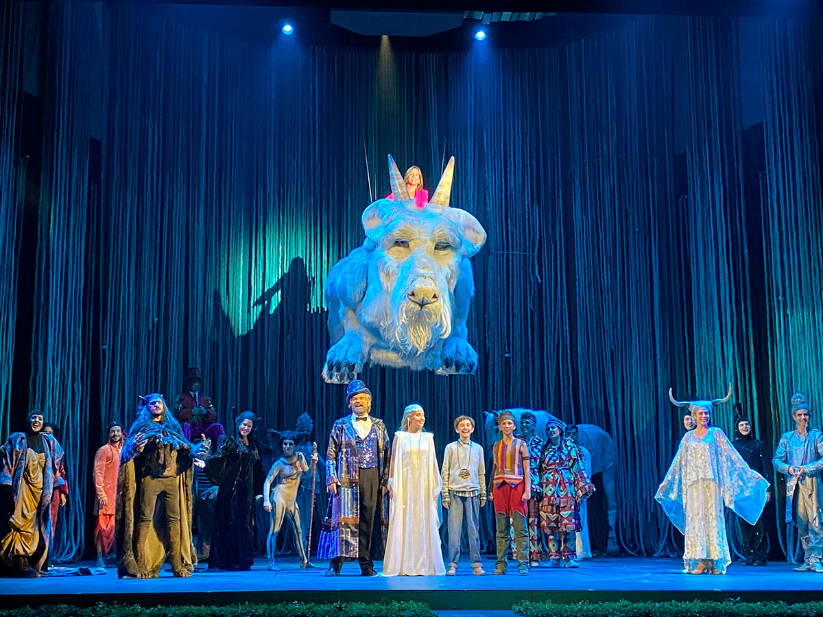 La historia interminable deslumbra en el Teatro Principal de Zaragoza ...